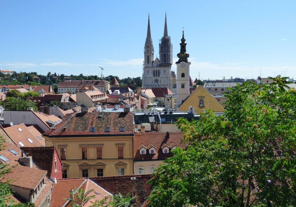 Heritage Croatia | Zagreb – 'Kamenita vrata' simbol i 'Majka Božja ...
